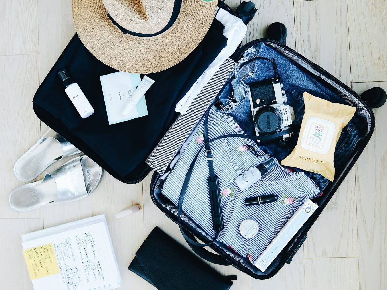 What to Pack for Spring Break 2022 - GirlSpring
