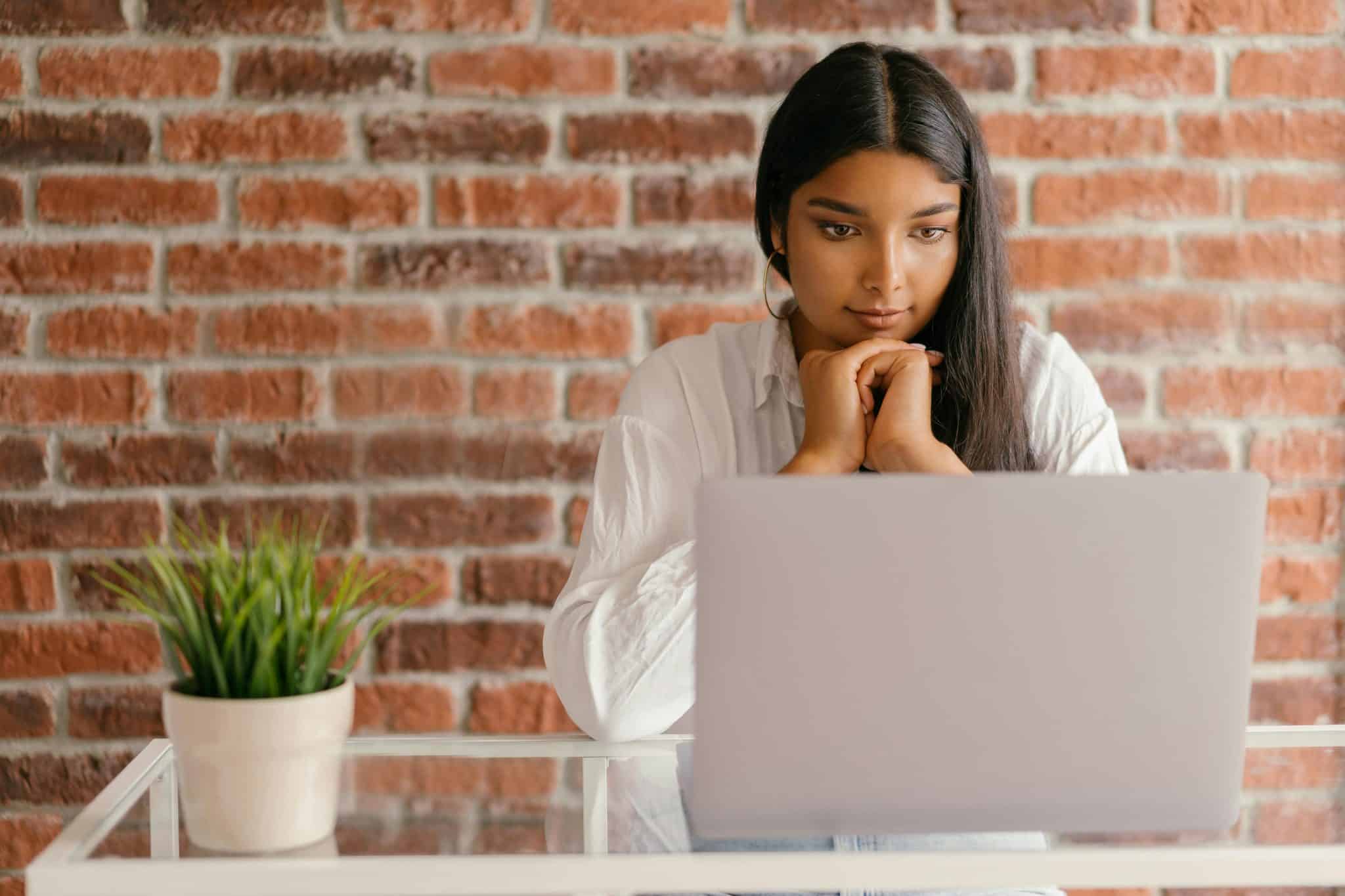 7 Productive Ways to Spend Time Online - GirlSpring